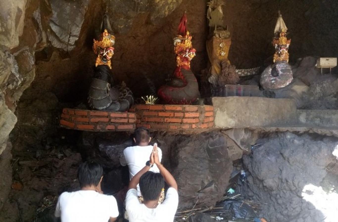 Pura Goa Raja Tajun untuk Wisata Spiritual - Website Desa Tajun